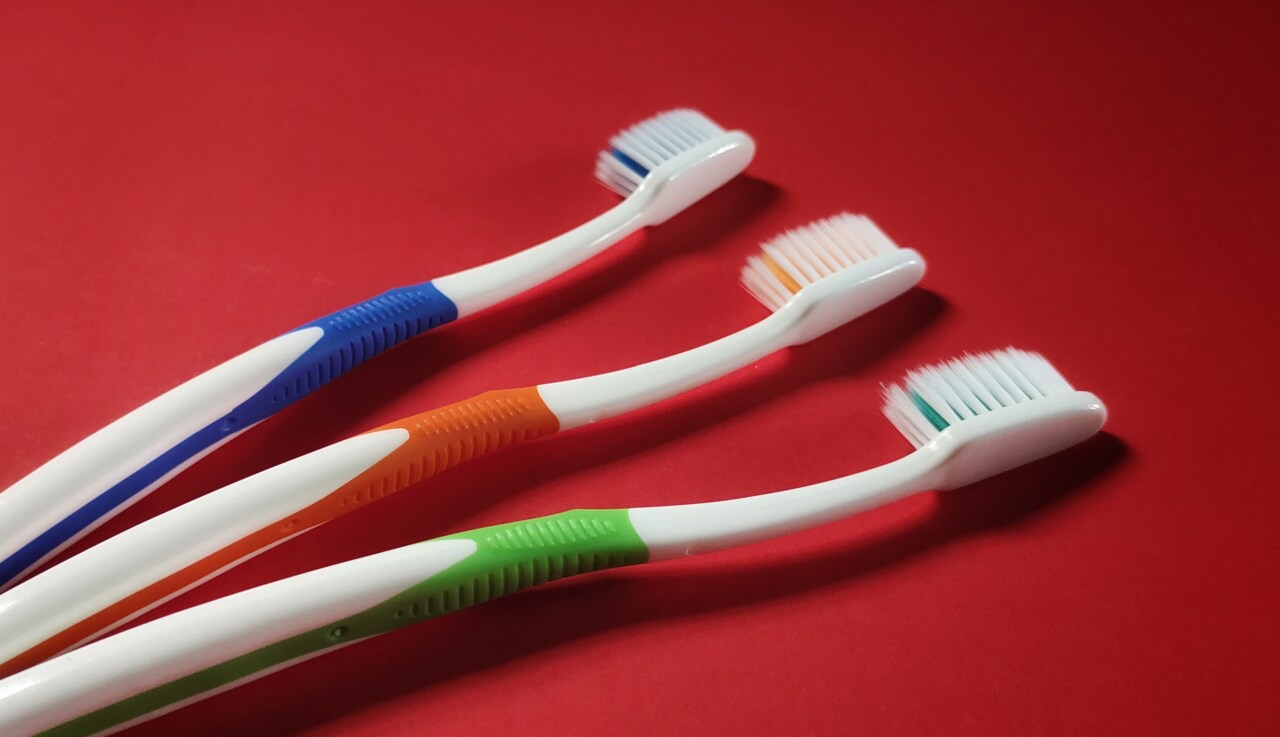 How to Choose the Right Toothbrush According to Your Age and Needs ...